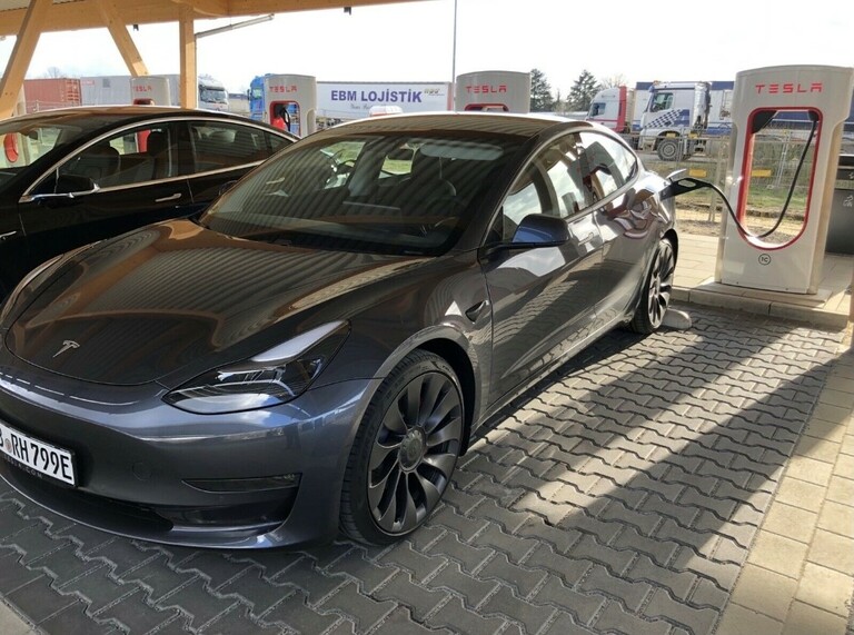 Preisliste für das Tesla Model 3 Performance - Bremer Rent Partner GmbH ...